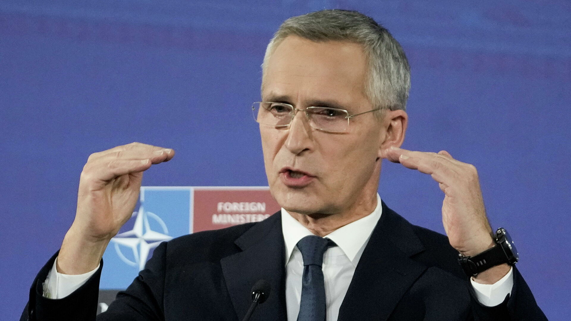 Столтенберг считает, что оборону Европы нужно укреплять - Зеркало.az